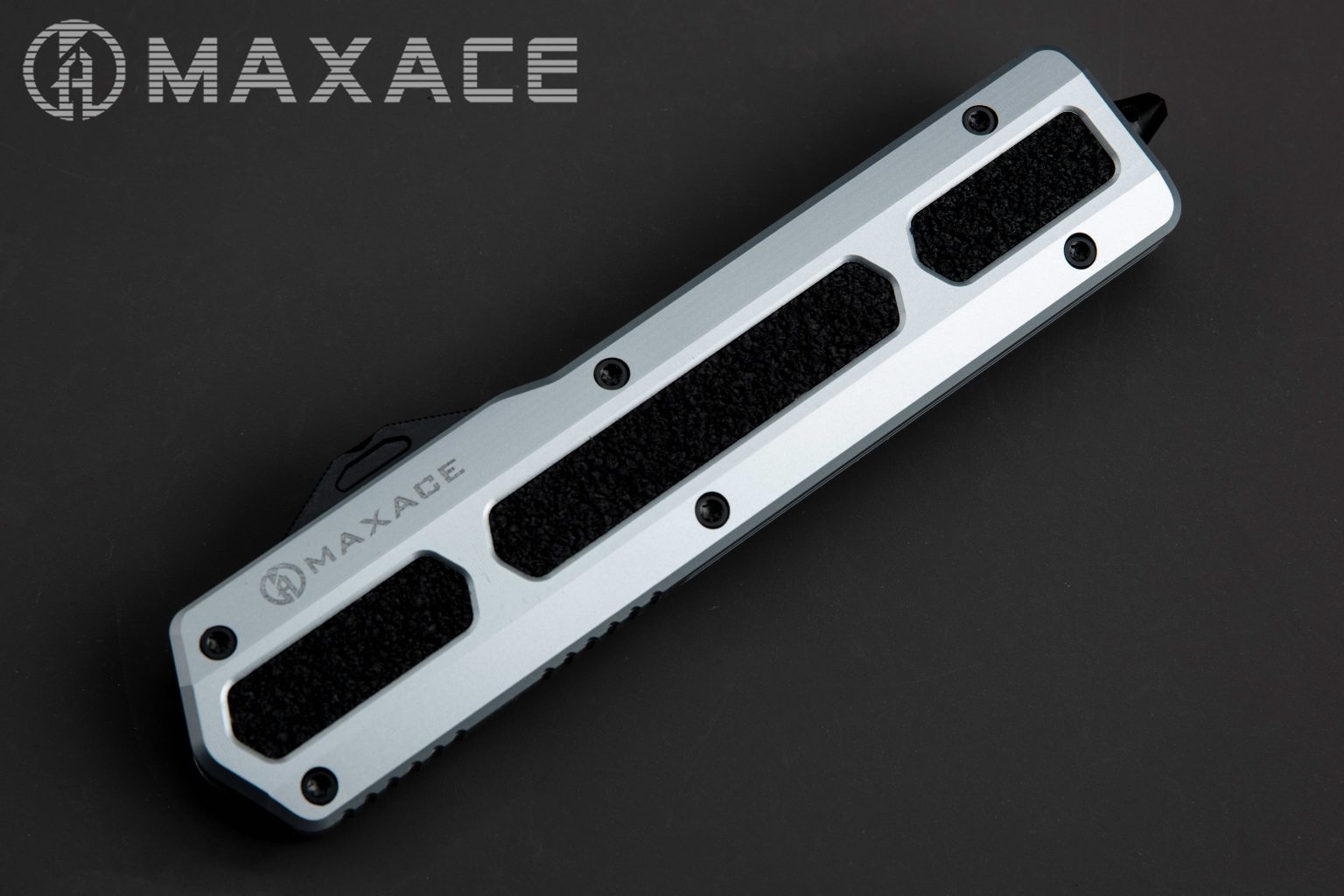 Neptune – Maxaceknives